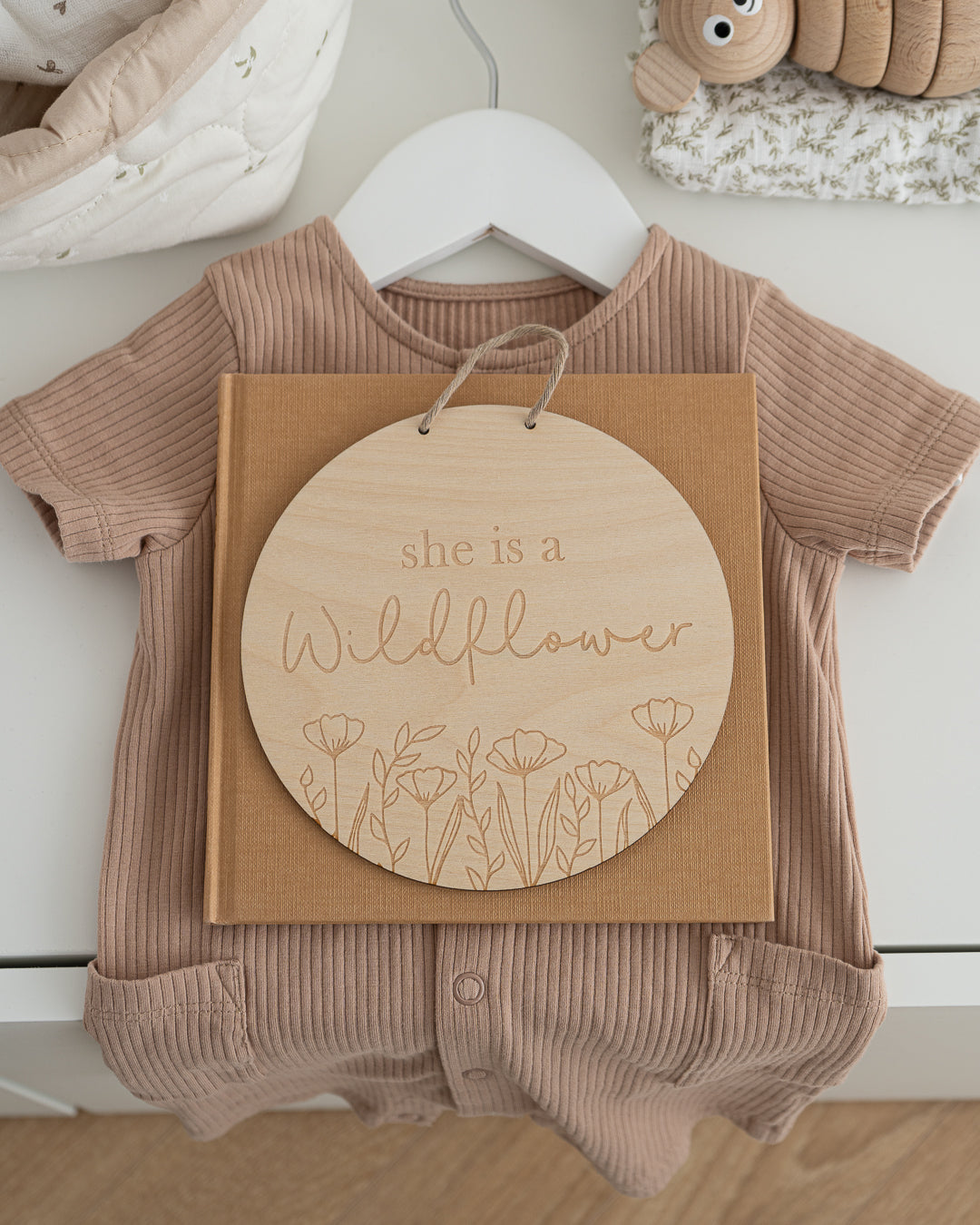Wildflower Wall Banner – Bobo and the mouse