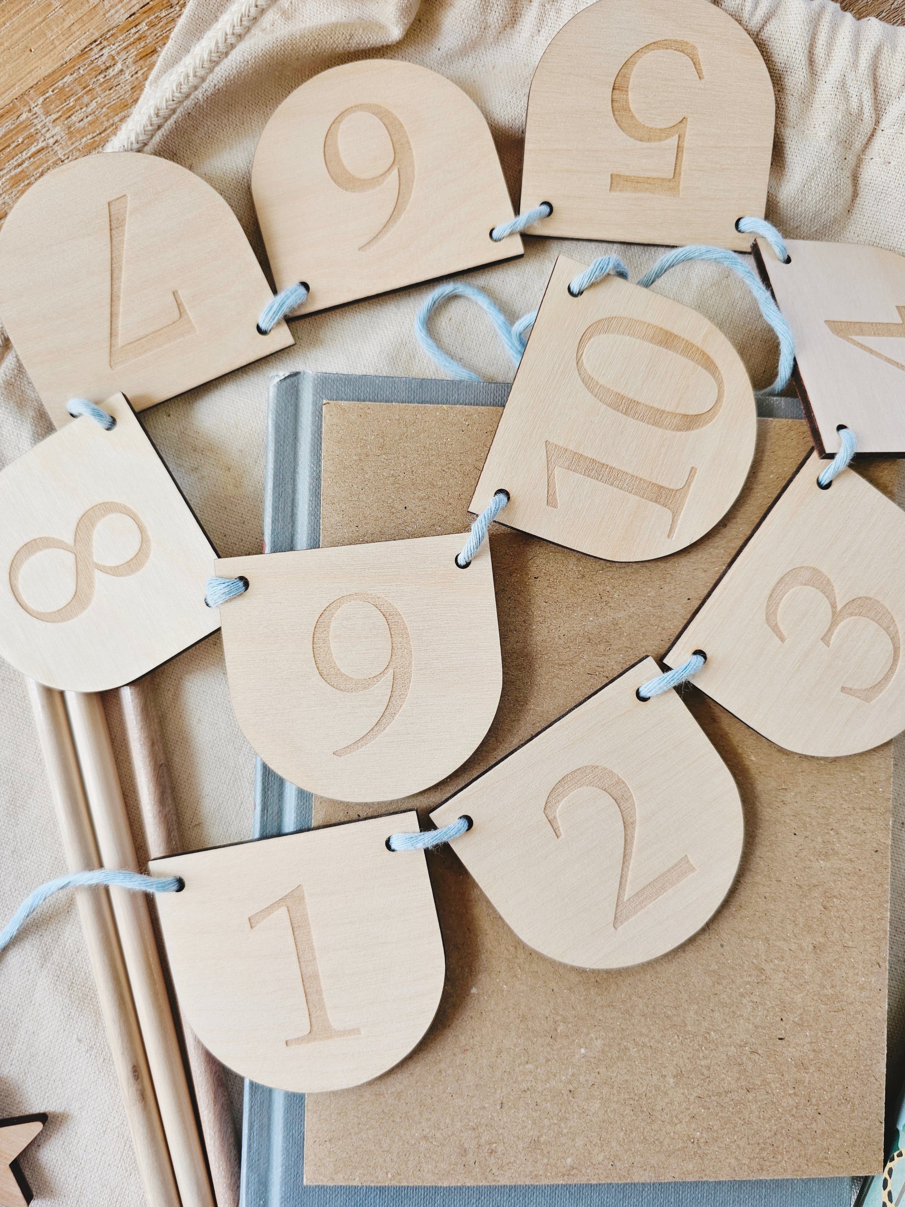 Wooden Number 1 To 10 Wall Hanging – Bobo and the mouse